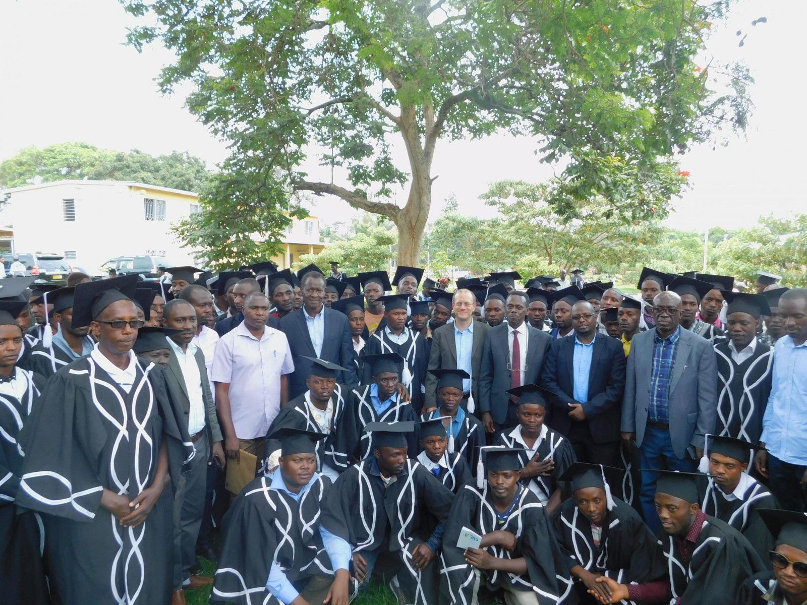 239 AUTO–MECHANICS GET CERTIFIED - News - Site